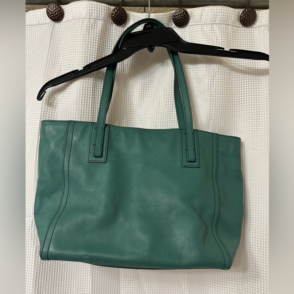 Fossil Green Leather Tote With Classic Design - Gem